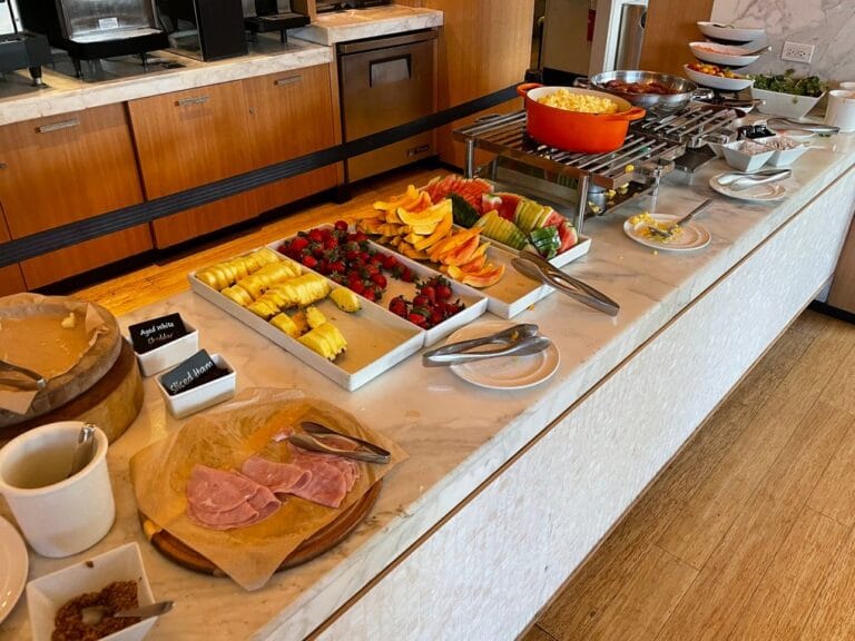 My Review: Hyatt Regency Waikiki - We Get To Travel!