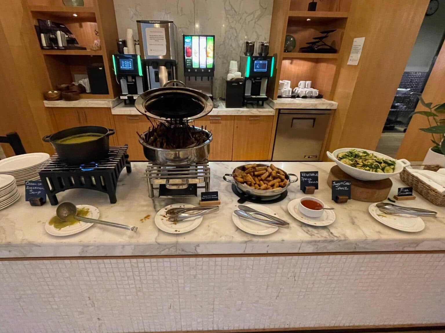 My Review: Hyatt Regency Waikiki - We Get To Travel!